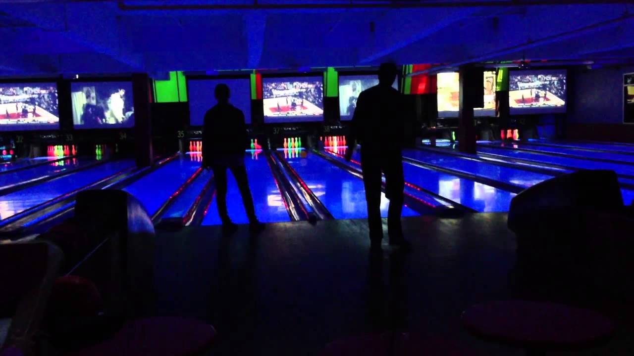 One night at Bowlmor Lanes - YouTube