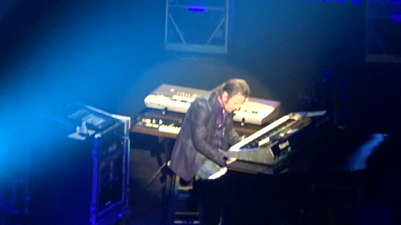 Journey - Jonathan Cain Piano Solo, live at Nippon Budokan Tokyo, 6 ...