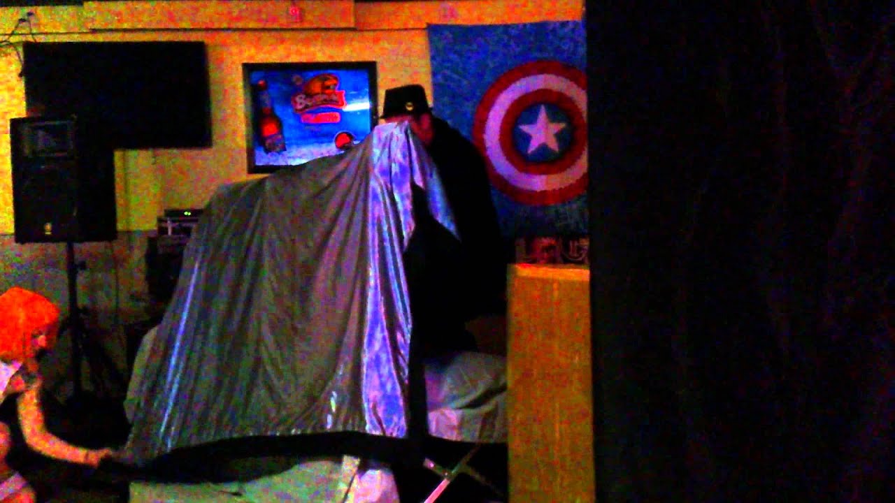 Twstedillusion floating lady - YouTube