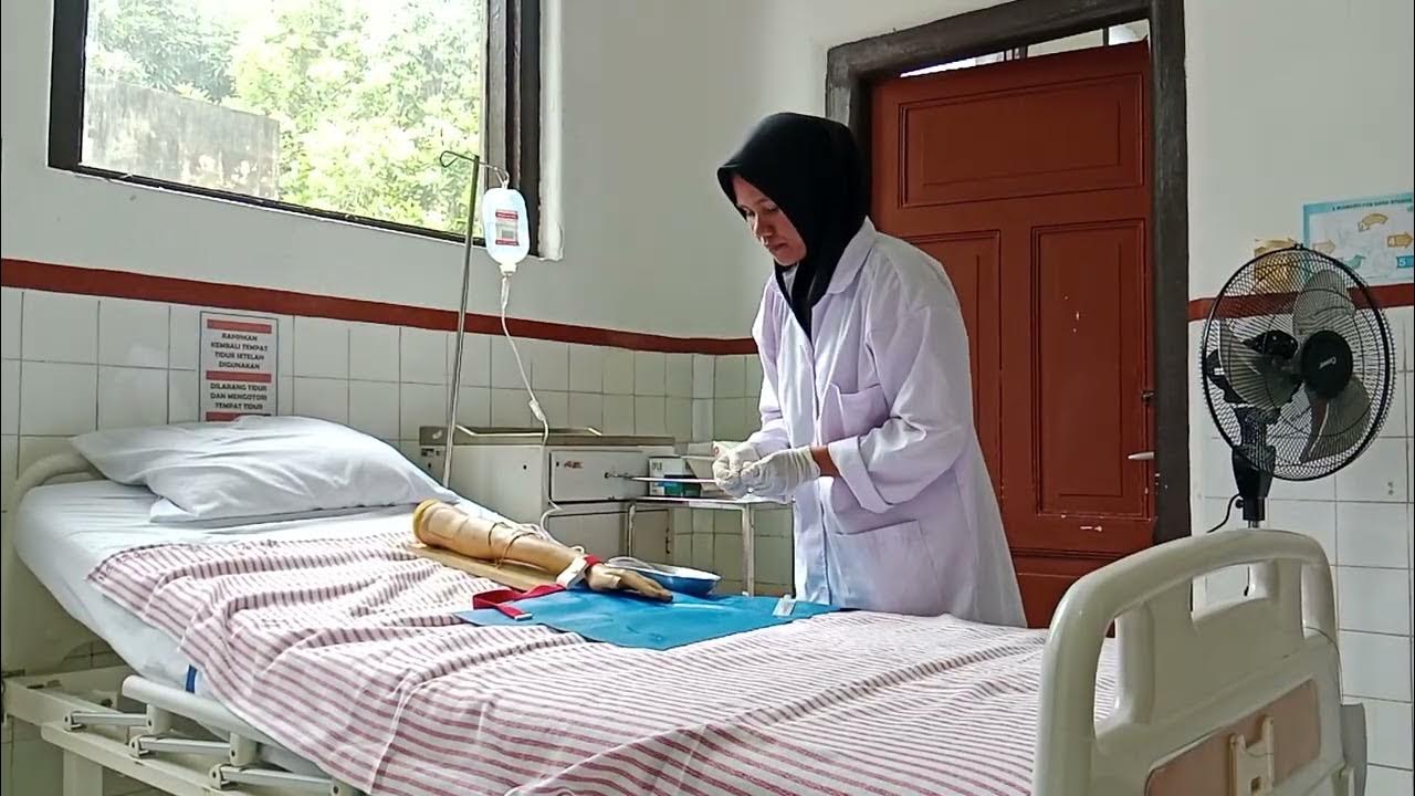 Praktek pemasangan infus (KDM) - YouTube