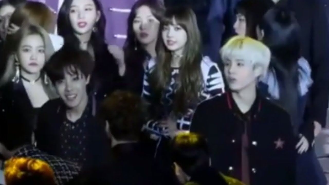 180125 (Fancam) Blackpink Lisa & Bts V Moment @SMA 2018 - YouTube