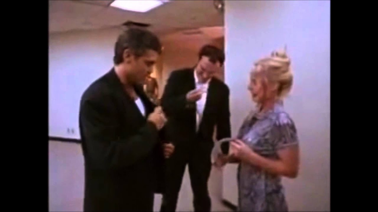 Clooney and Tarantino deal with fans - YouTube