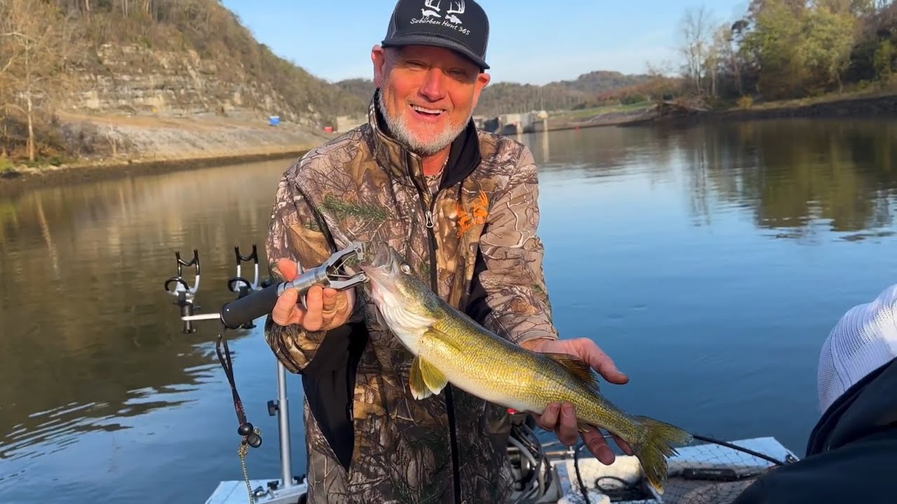 WALLEYE FISHING CORDELL HULL DAM, Carthage Tennessee - YouTube