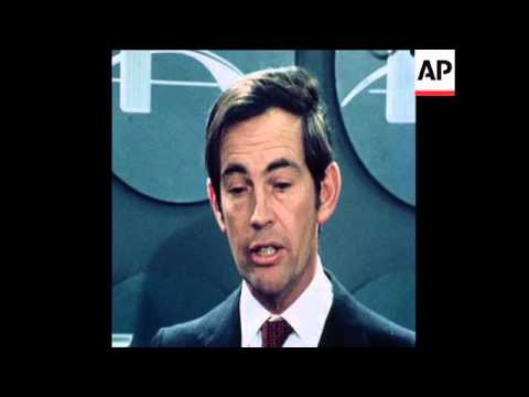 SYND 19-2-70 PROFESSOR CHRISTIAN BARNARD WITH NEW WIFE AT PRESS ...