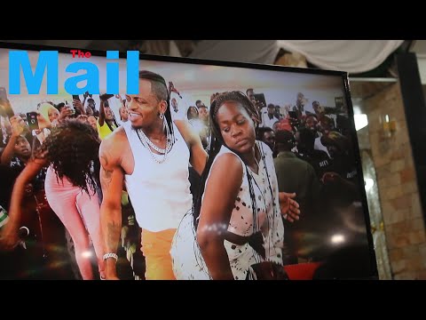 Diamond Platnumz ft Khadija Kopa   Nasema Nawe , LIVE South Sudan JUBA ,  SUDANESE GIRLS Twerking