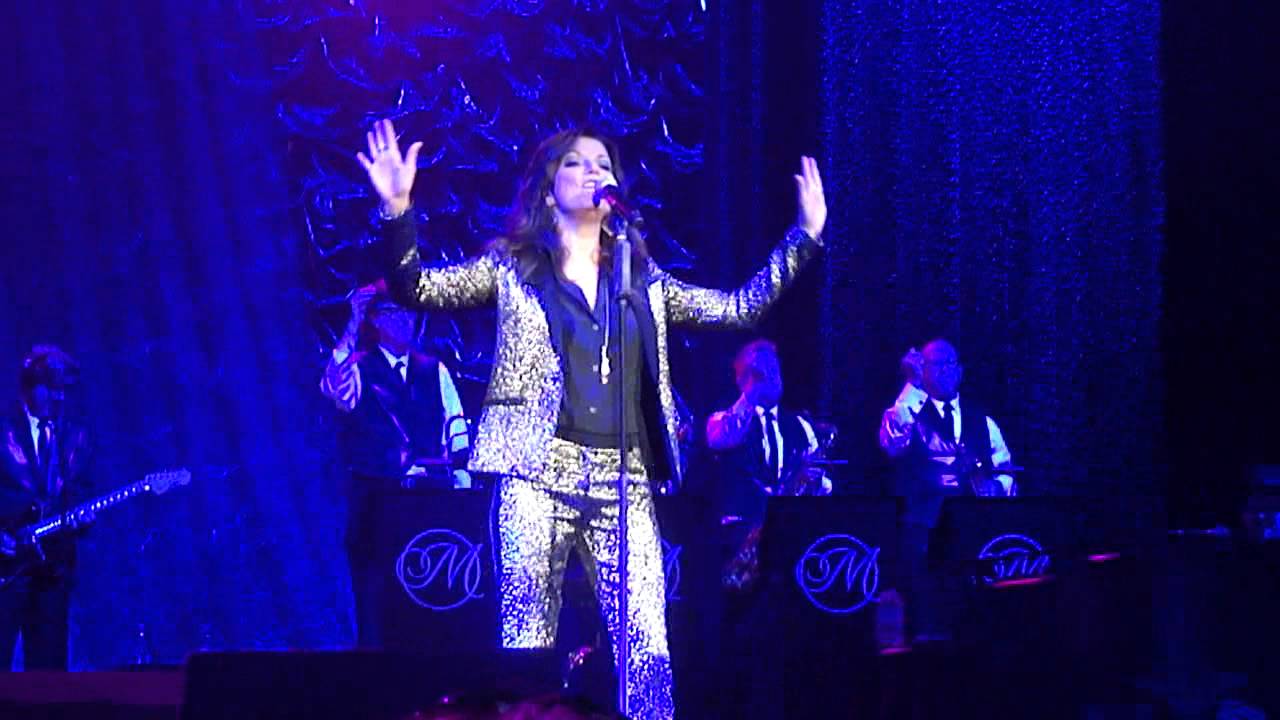 Martina McBride singing Suspicious Minds in Montgomery AL - YouTube