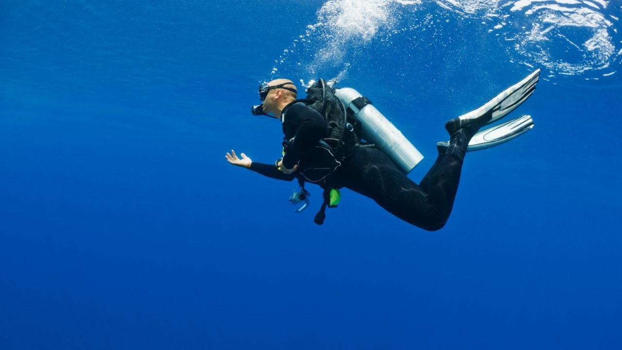 Diving in Currents - YouTube