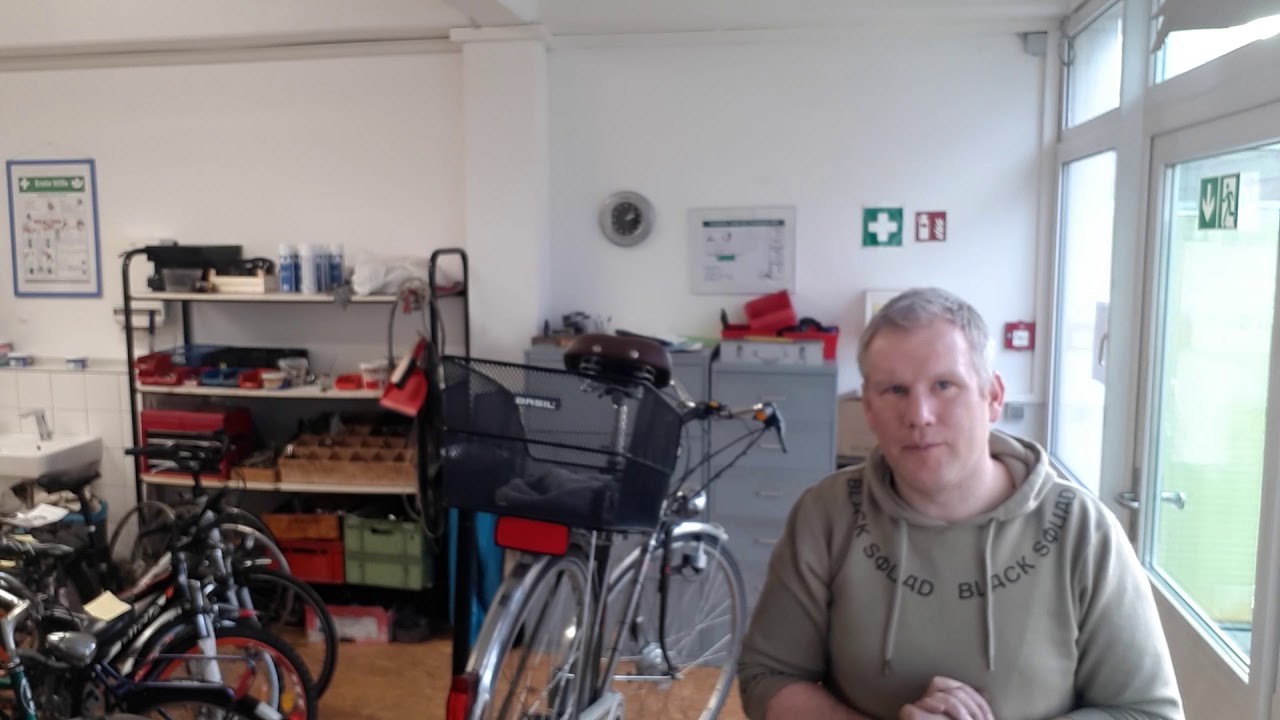 Erstmal ein freundliches "Hallo" zur Vorstellung :) - YouTube