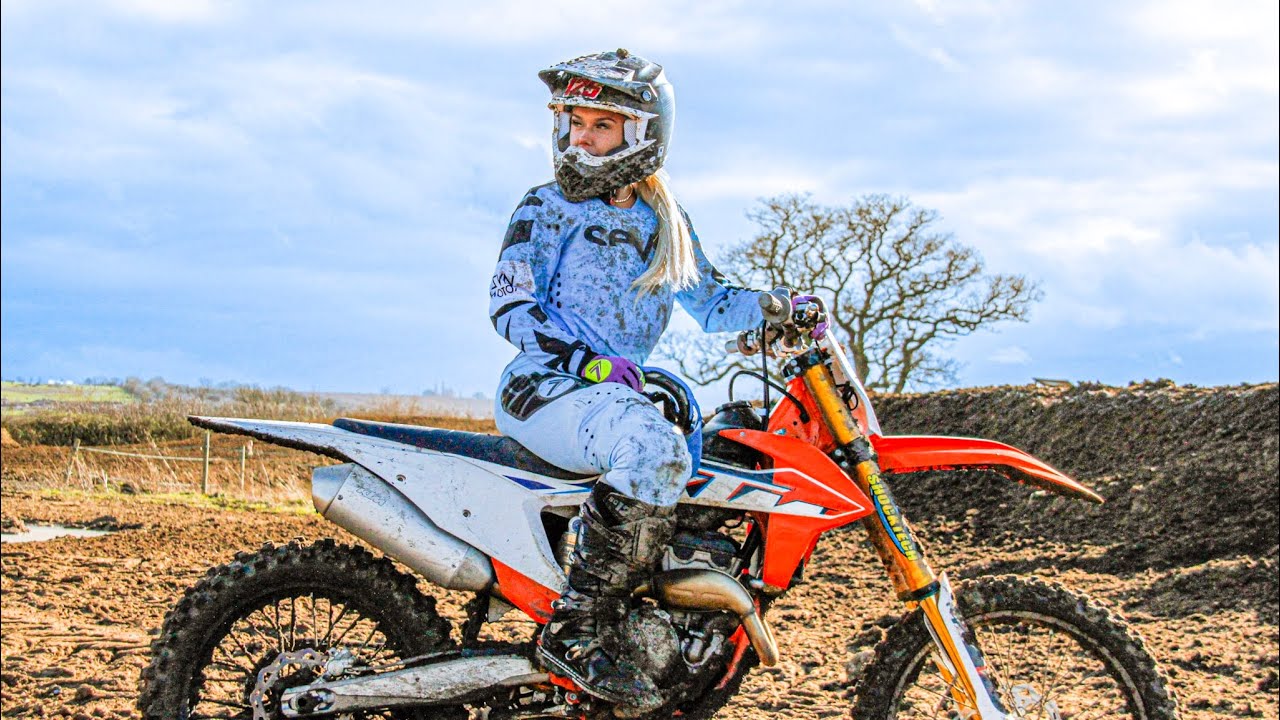 Moto Girl Drop - Episode 1 - Day Out at Moto 101 - YouTube