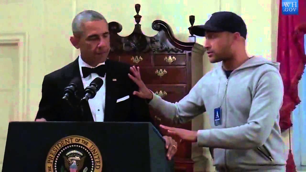President Obama's Anger Translator behind the scenes奥巴马的愤怒翻译员幕后花絮 - YouTube