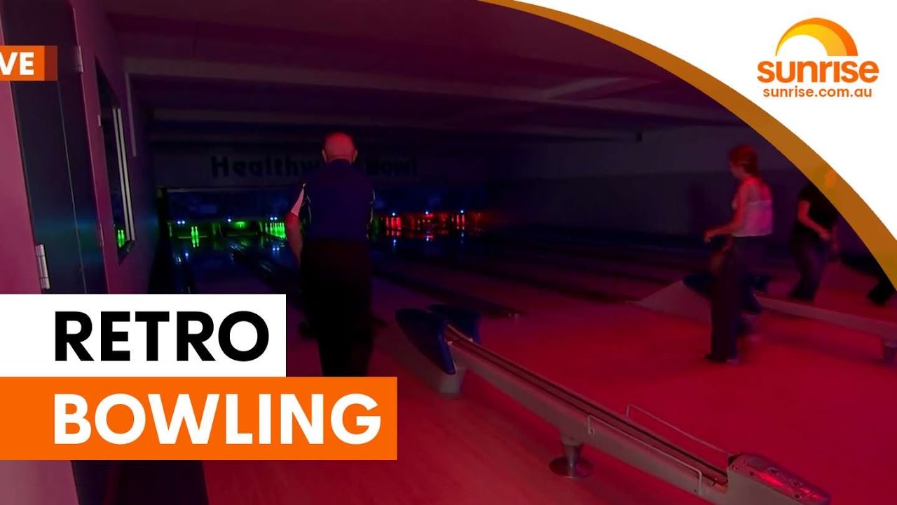 Australia's oldest bowling alley turns 65 | Sunrise - YouTube