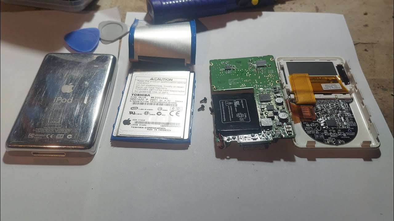 iPod Classic Third Generation All Around And Inside With Toshiba Hard ...