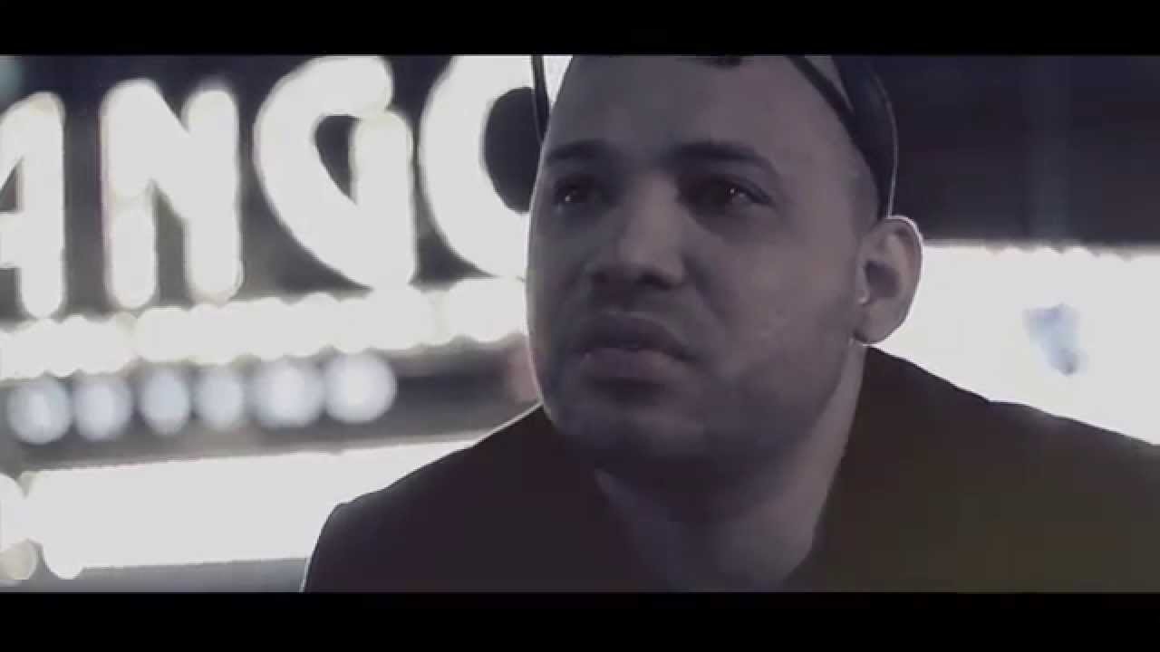 Manny Montes - Un Secreto [Official Video] - YouTube