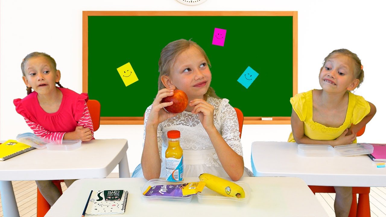 Alena aprende en la escuela con sus amigas - YouTube
