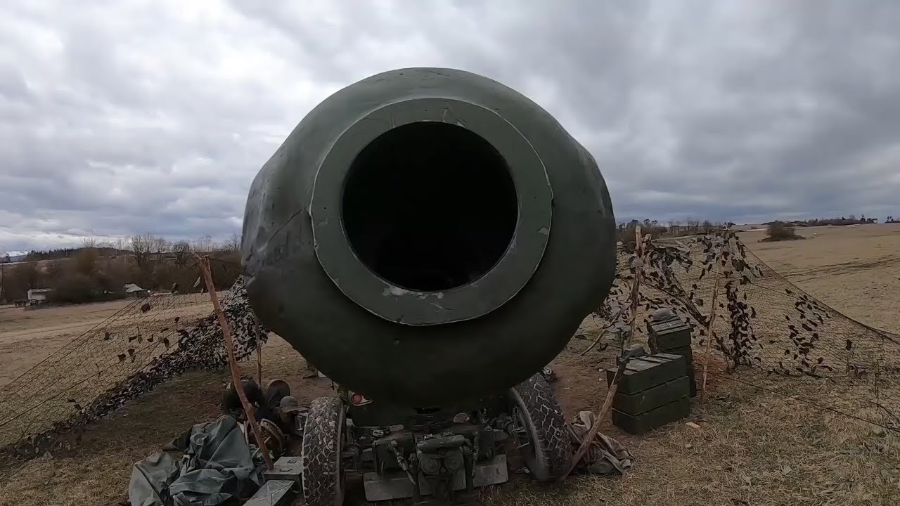 152mm gun-howitzer M1955 (D-20) - Hungarian Artillery Training - YouTube