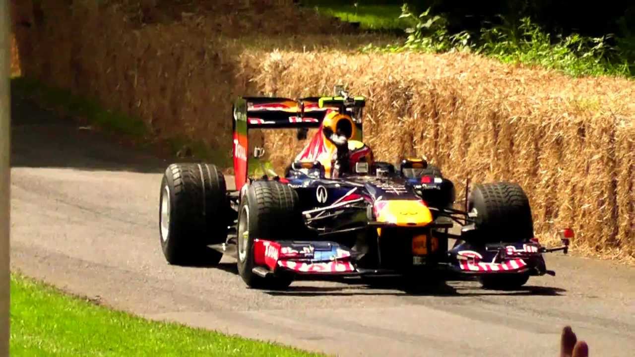 Mark Webber F1 burnout attempt - YouTube