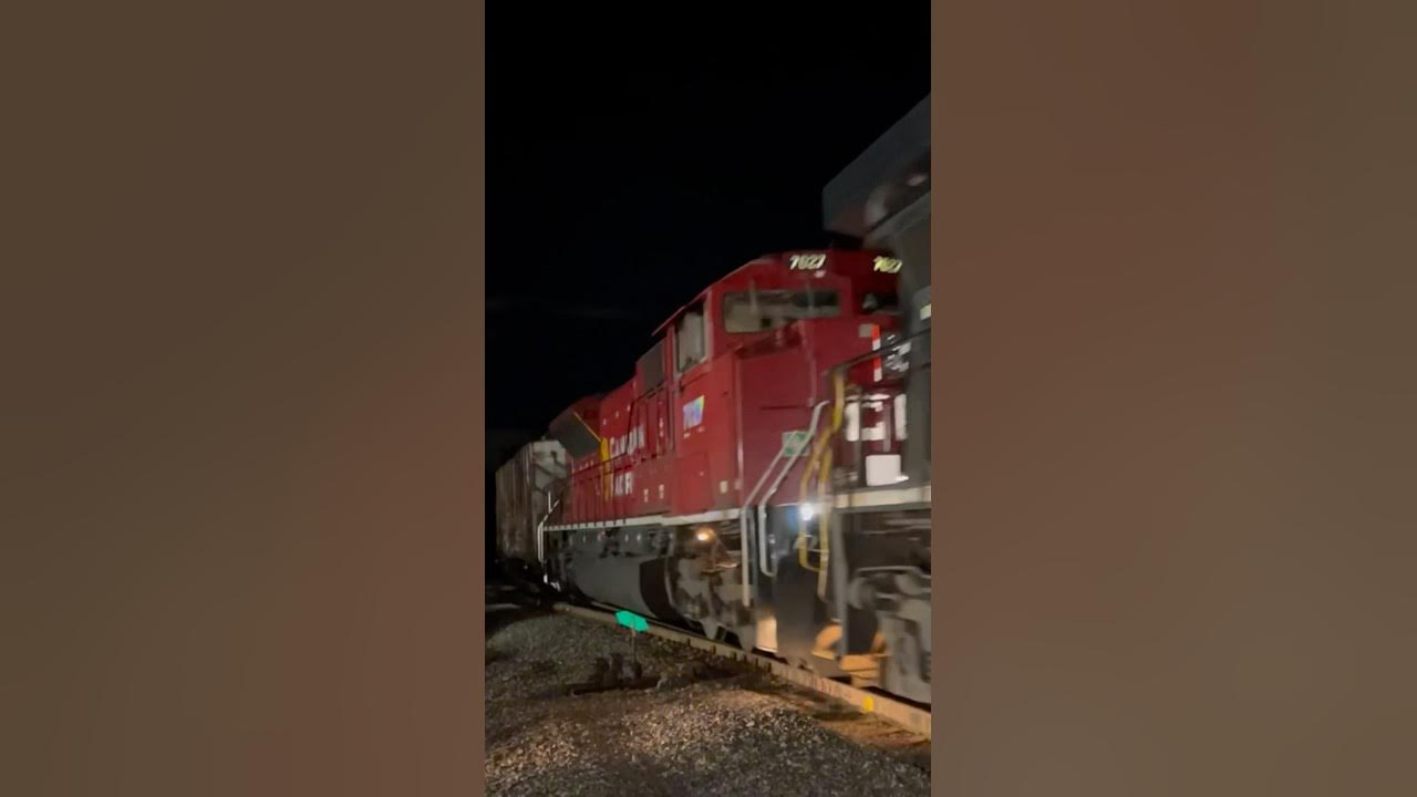 (RARE) NS 4409 AC44C6M leads NS 64K with a CP 7027 SD70ACU trailing! W/ a Nice K5LA at ...