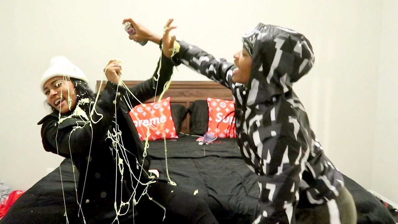 EXTREME SILLY STRING PRANK ON GIRLFRIEND!! - YouTube