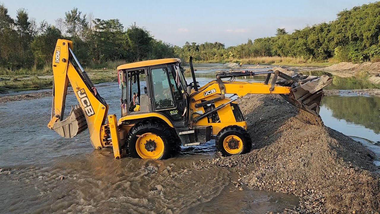JCB Backhoe Making Dam in River To Block Water - JCB Making Big Drain ...