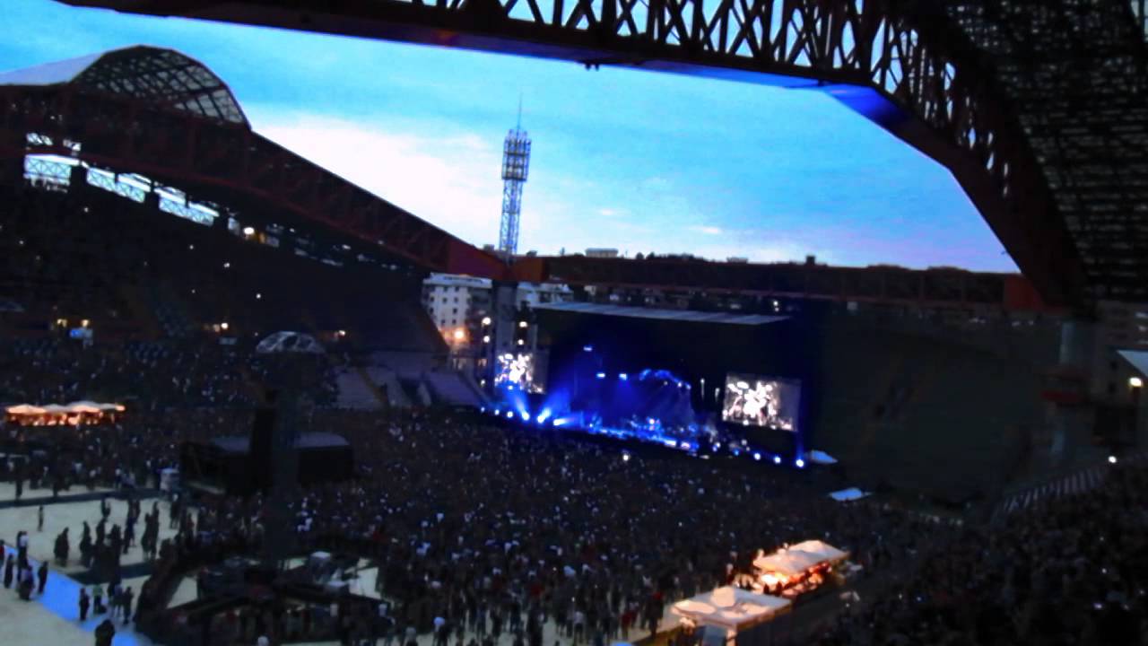 pearl jam live trieste 22/06/2014 pt 1 - YouTube