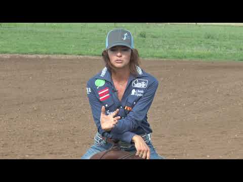 Ashley Schafer Transitioning Horse From Futurity to Rodeo - YouTube
