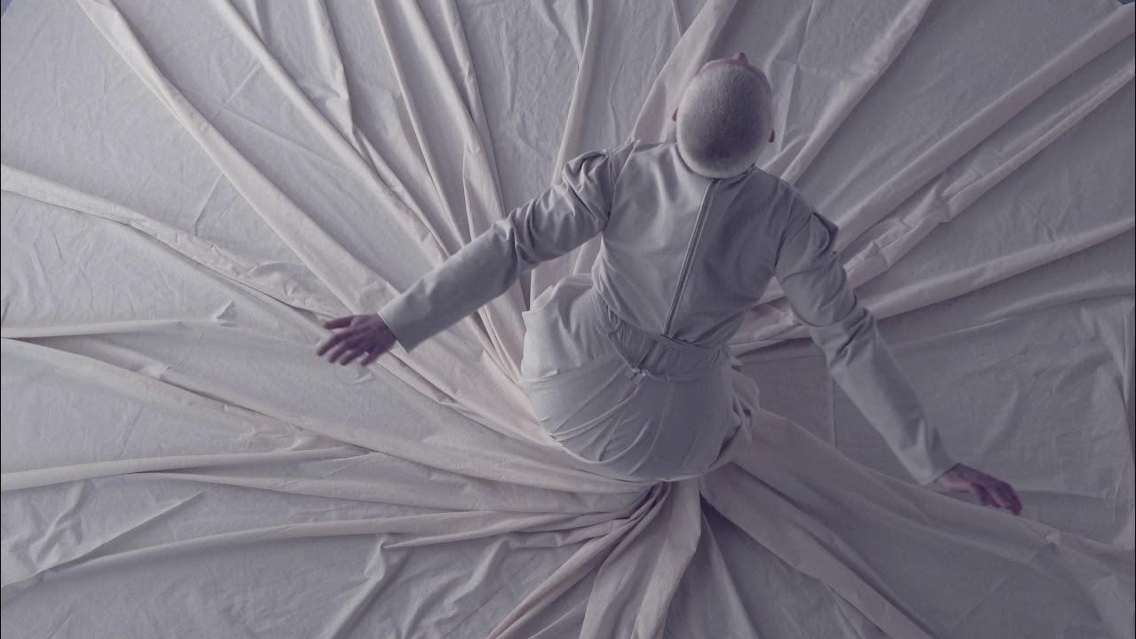 Thea Soti - MULTISKINNED [official music video] - YouTube