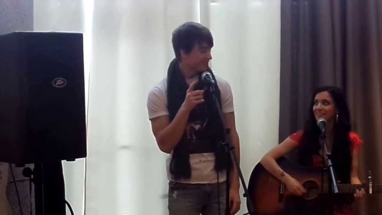 Alyssa Shouse and Peyton Sanders perfoming at Henri's Cloud Nine 1/25 ...