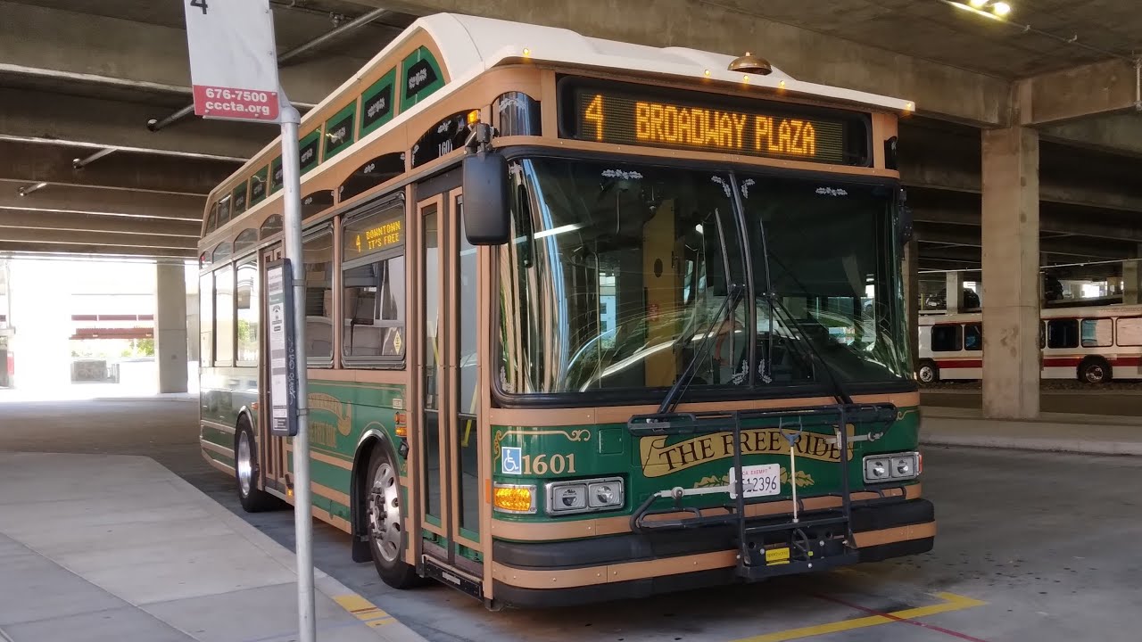 County Connection 2016 Gillig Trolley Replica EV 29' #1601 on Route 4 ...