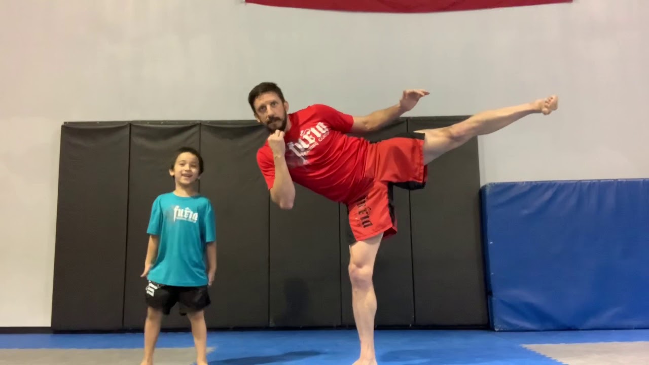 Kickboxing with Jason Carter at Furia Training Center - YouTube