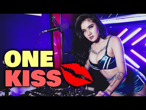 DJ ONE KISS TikTok Remix Lbdjs 2021 | DJ Cantik & Imut CLARA BELLA Terbaru