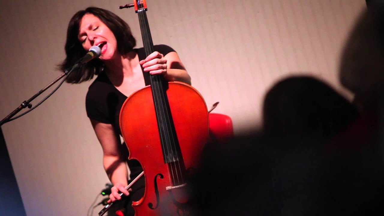 LIVE at LA46 with Helen Gillet - YouTube