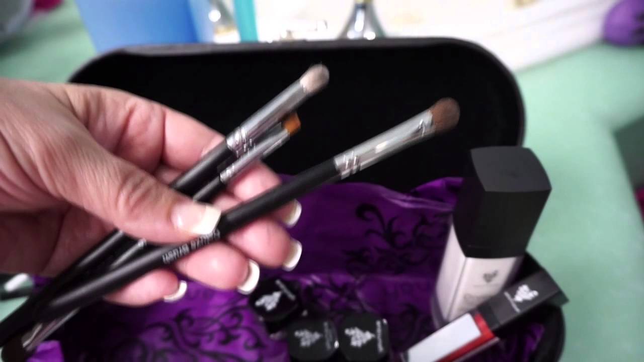 What's In My Kit? - YouTube