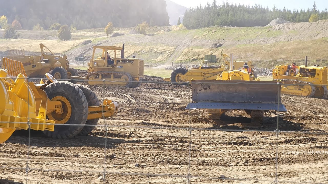 Vintage Cable Operated Caterpillar Earthmovers Working - YouTube