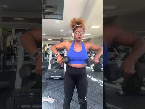 Upper Body workout|Shoulders, Chest & Tri Focus| Working out in my apt ...