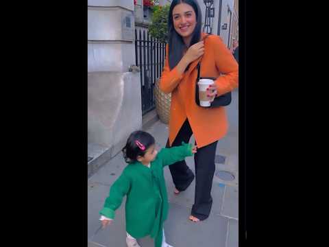 Sarah khan enjoy with daughter in London💞🥰#sarah#arzooshorts#viral#shorts#trending#ytshorts