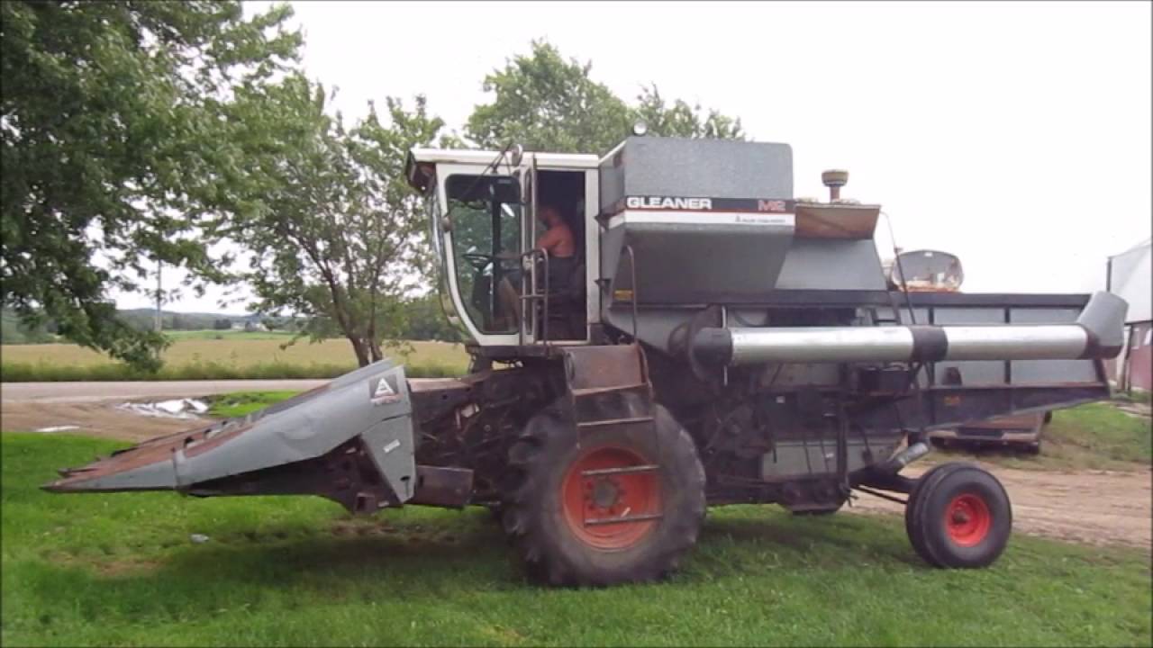 Allis Chalmers Gleaner M2 Combine - YouTube