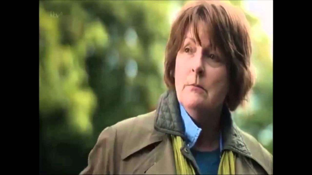 jade knox-griffiths in vera - YouTube