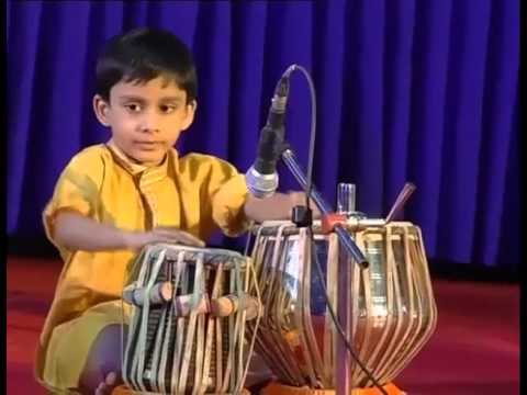Tarjani maaya mela - Finger illusion group - YouTube