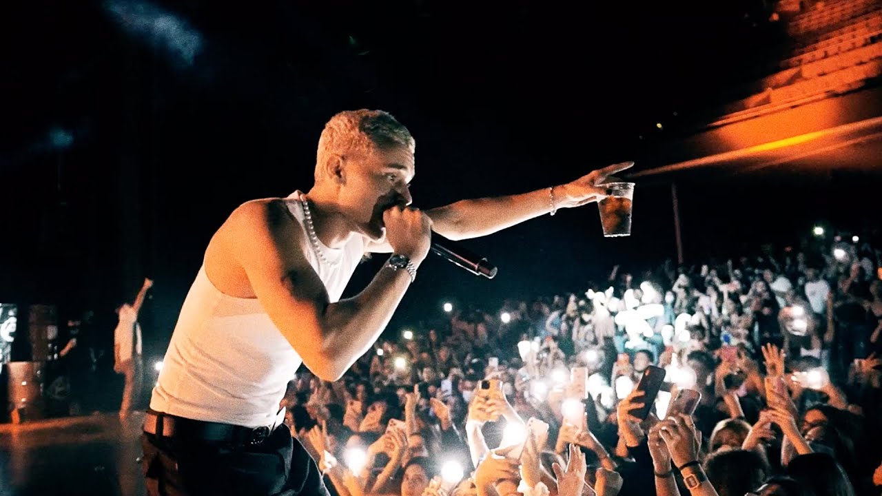 ARON - C.M.R.X.M.O. - TOUR 2022 - YouTube