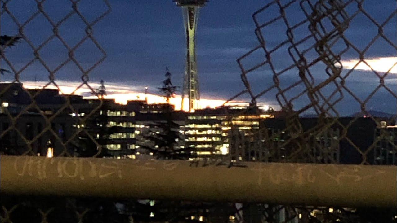 Seattle encountered a UFO attack last night near I-5 Colonnade Park at ...