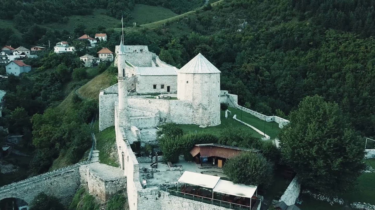 Travnik Ljeto 2018 . Tvrdjava . - YouTube