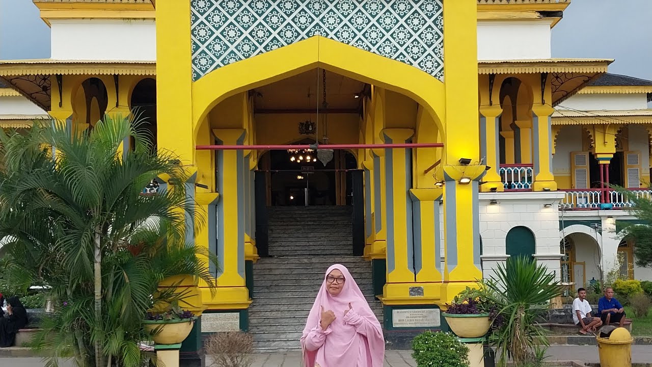 Istana Maimun,Medan - YouTube