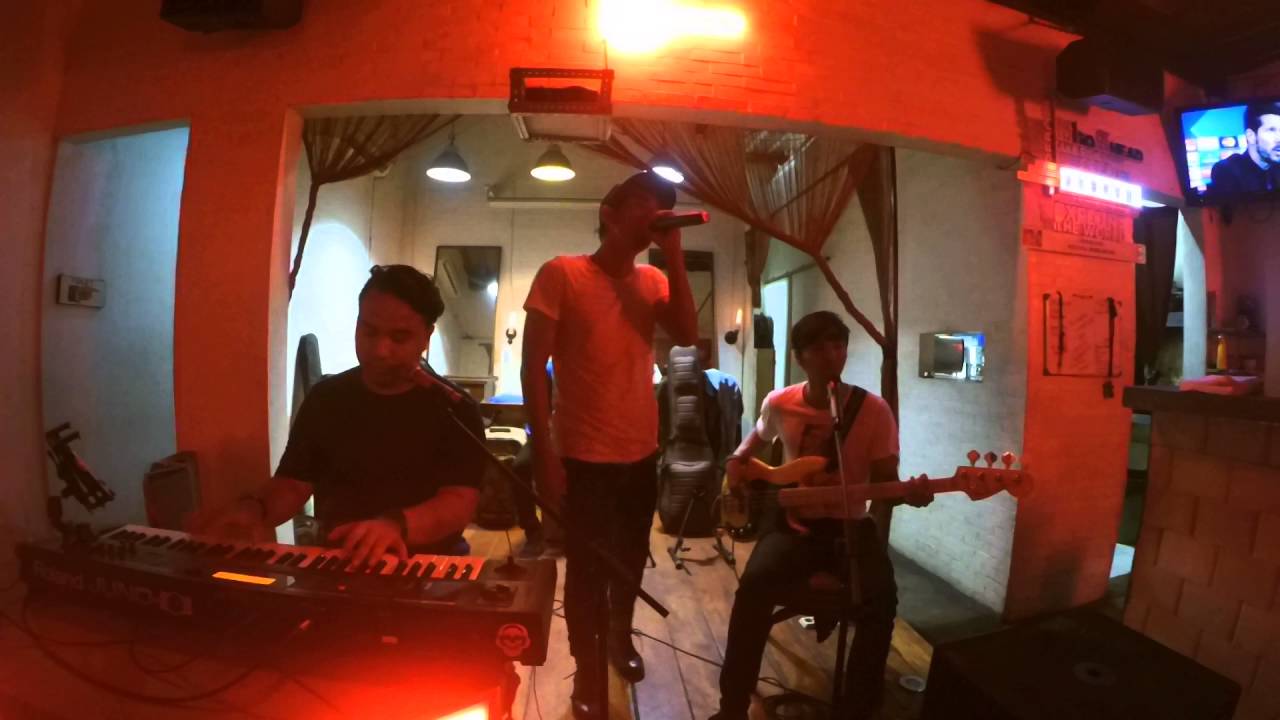 Yellow - Coldplay ( JavaCoustic Cover ) at Bar and Beer - YouTube
