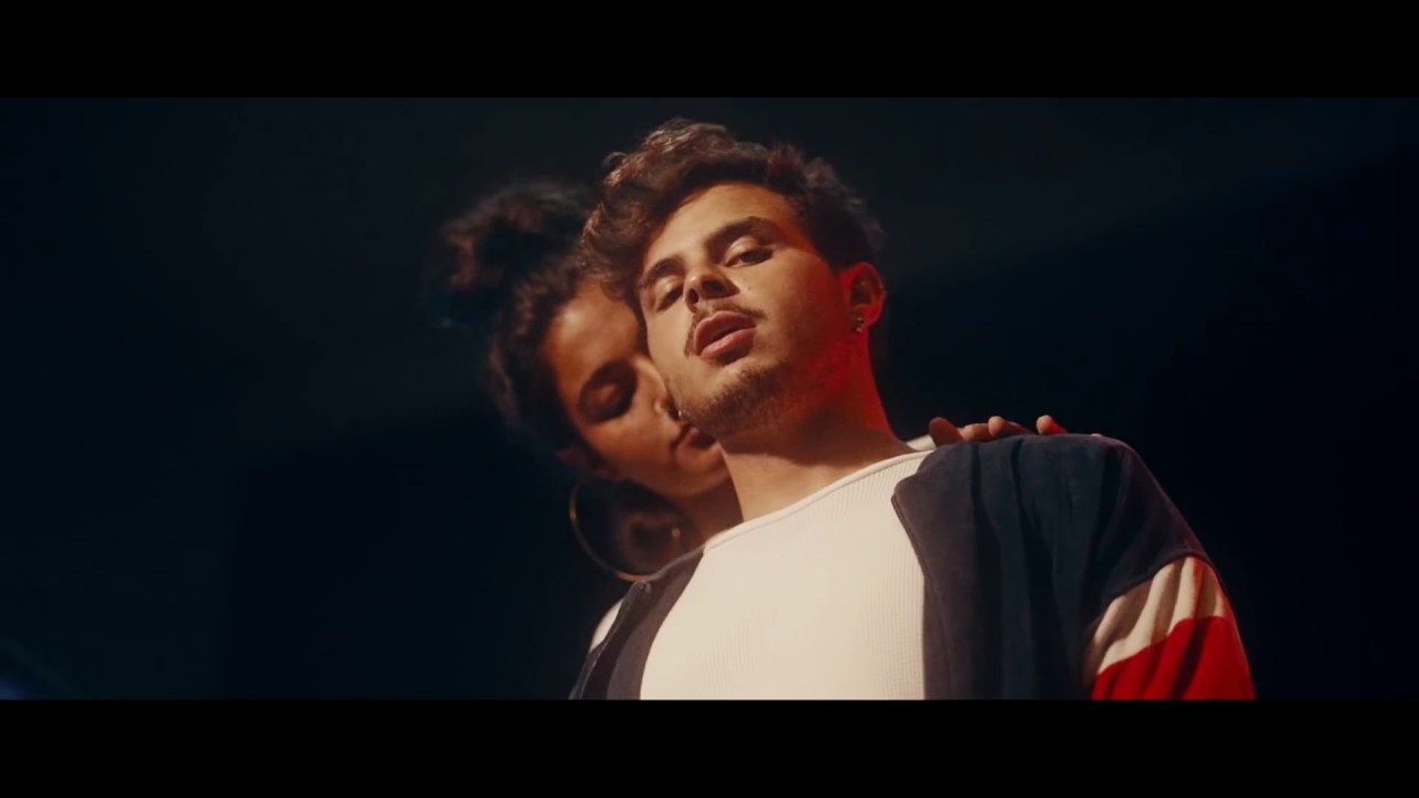 Aversa - Mina Confiante (Prod. DJ LN & Johnny Monteiro) [Clipe Oficial ...