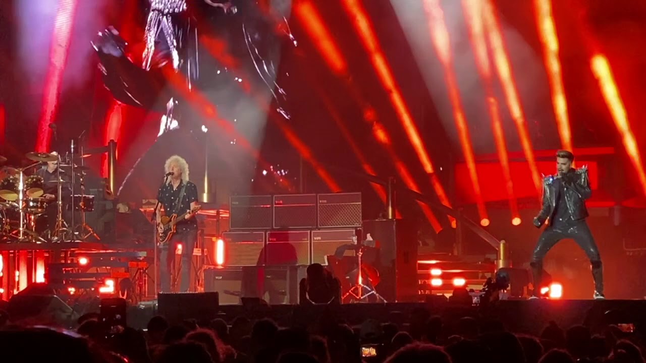 Queen + Adam Lambert: Fat Bottomed Girls - YouTube