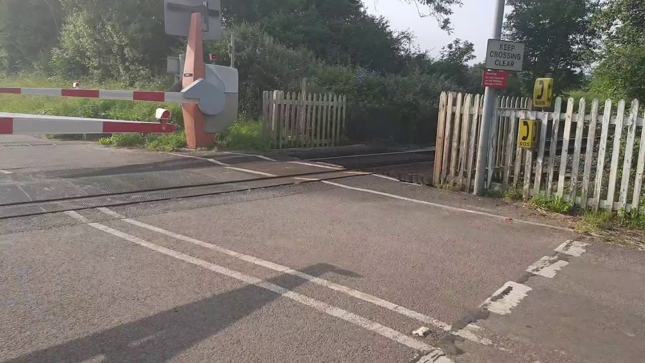 Crewkerne / Hewish Level Crossing, Somerset - YouTube
