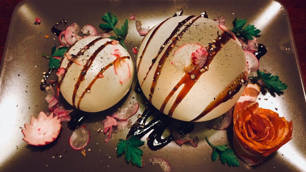 Garlic and Cedar Wood Smoke Filled Mozzarella Balloon - YouTube