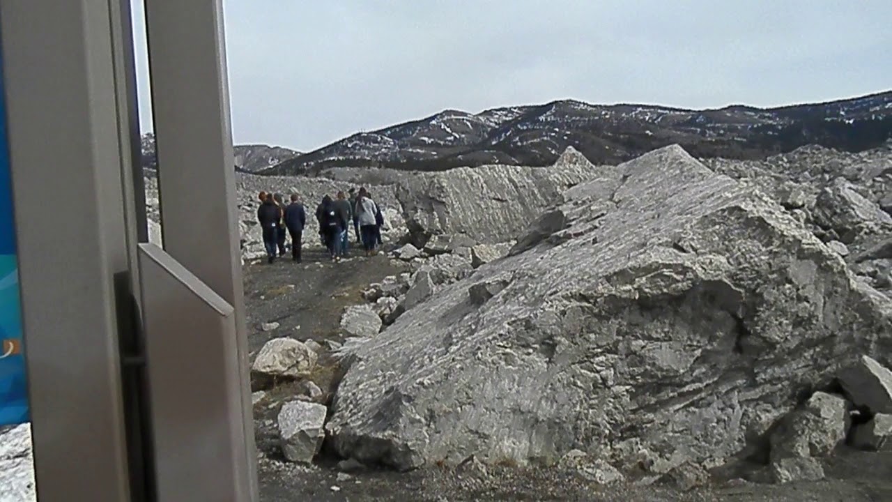 The geology class discussed rocks. - YouTube