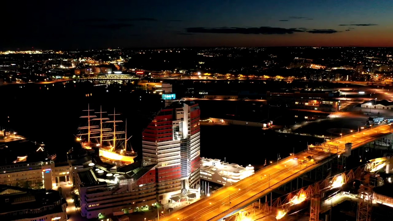 Night in Gothenburg from above - YouTube