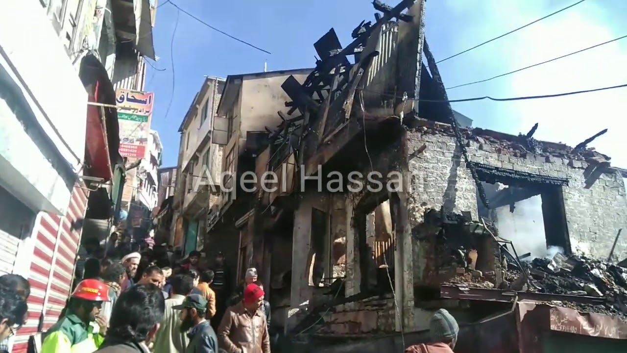 Fire in Murree Sadeeq Chowck - YouTube